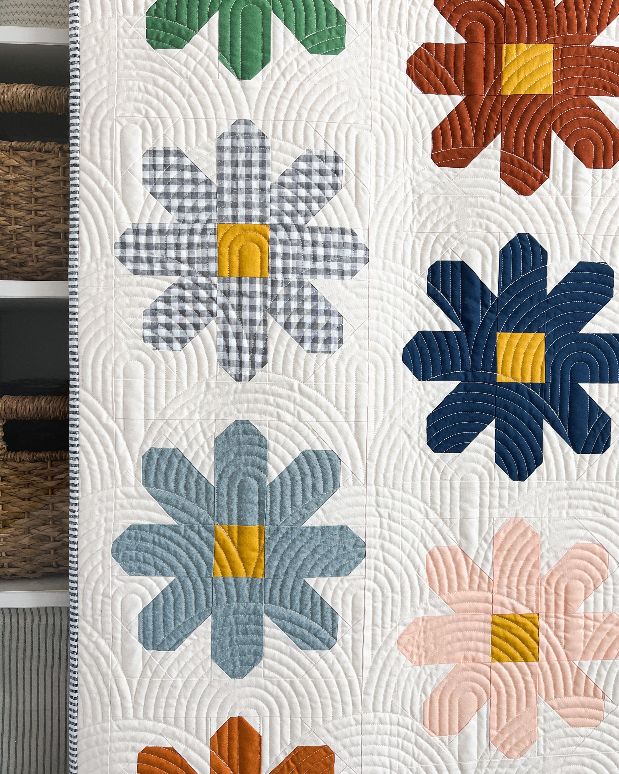 PRINTED Fresh as a Daisy Quilt Pattern – Pen and Paper Patterns